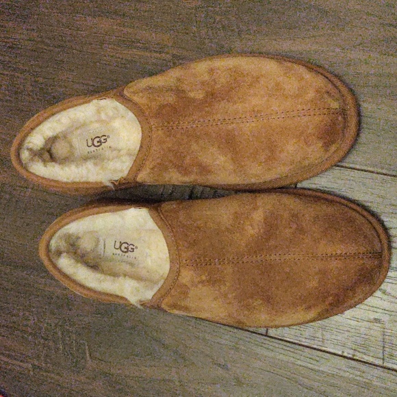 UGG | Shoes | Ugg Scuff Romeo Chestnut Mens Slippers 565 | Poshmark